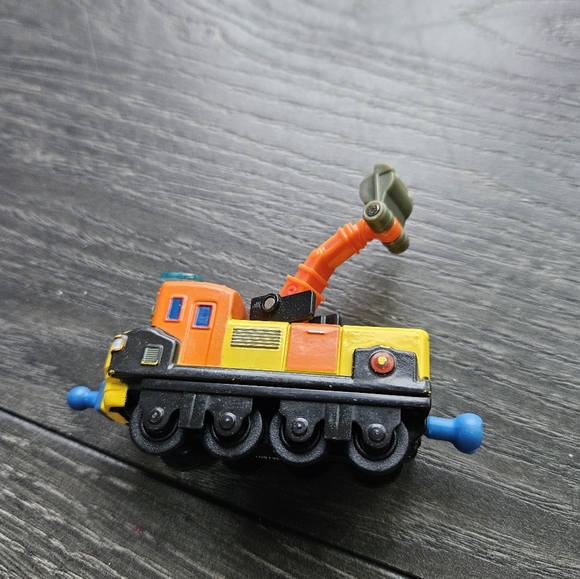 tomy | Toys | Tomy Ludorum Chuggington Skylar Crane Train Engine 23 ...